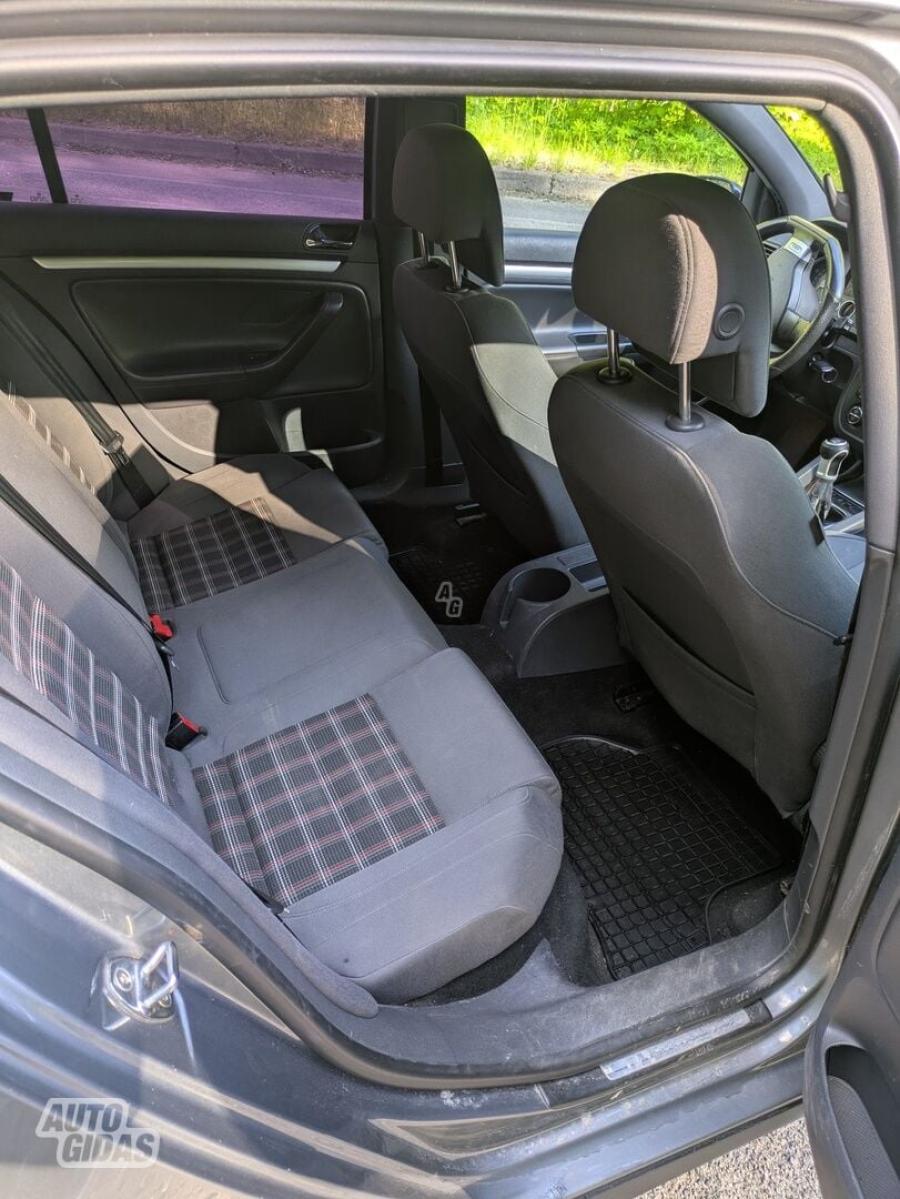 Grey Volkswagen Golf 2005 in Visaginas, with an engine capacity of 2.00 L and mileage of 282 thousand km for 2300 €, photo 10 on AUTOMOTO.COM.LV