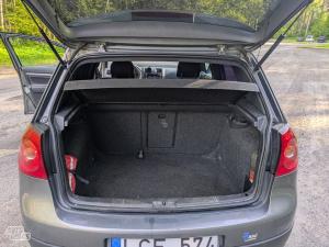 Grey Volkswagen Golf 2005 in Visaginas, with an engine capacity of 2.00 L and mileage of 282 thousand km for 2300 €, photo 13 on AUTOMOTO.COM.LV
