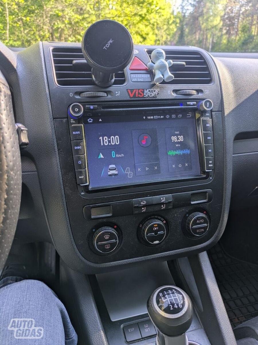 Grey Volkswagen Golf 2005 in Visaginas, with an engine capacity of 2.00 L and mileage of 282 thousand km for 2300 €, photo 14 on AUTOMOTO.COM.LV