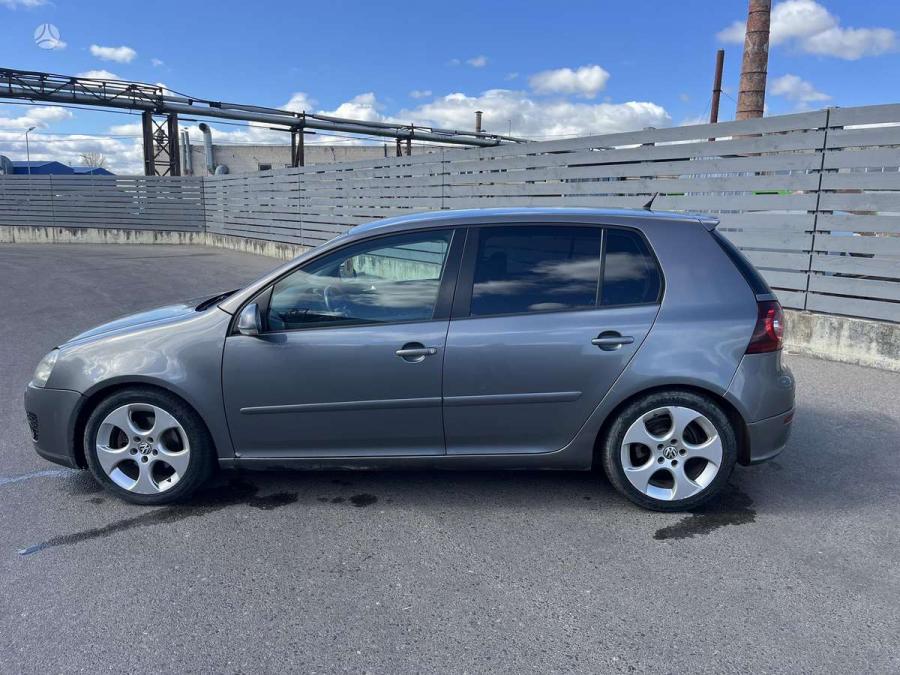 Grey Volkswagen Golf 2005 in Kaunas, with an engine capacity of 1.90 L and mileage of 339 thousand km for 2200 €, photo 6 on AUTOMOTO.COM.LV