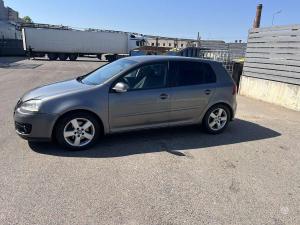 Grey Volkswagen Golf 2005 in Kaunas, with an engine capacity of 1.90 L and mileage of 339 thousand km for 2200 €, photo 15 on AUTOMOTO.COM.LV