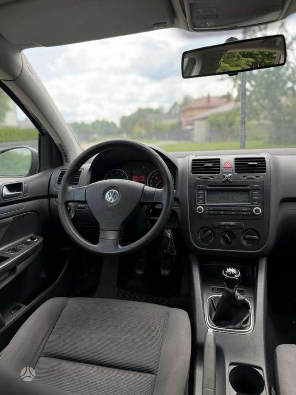 Grey Volkswagen Golf 2005 in Vilnius, with an engine capacity of 1.60 L and mileage of 278 thousand km for 1250 €, photo 10 on AUTOMOTO.COM.LV