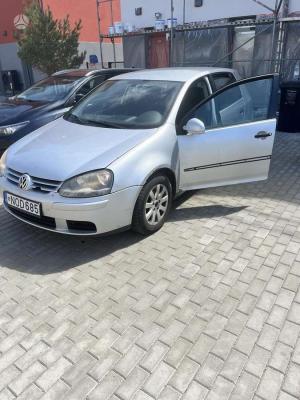 Pelēks Volkswagen Golf 2005 Viļņa, ar dzinēja tilpumu 1.90 L un nobraukumu 300 tūkst. km par 400 €, foto  vietnē AUTOMOTO.COM.LV