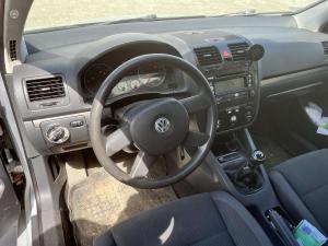 Pelēks Volkswagen Golf 2005 Viļņa, ar dzinēja tilpumu 1.90 L un nobraukumu 300 tūkst. km par 400 €, foto 8 vietnē AUTOMOTO.COM.LV