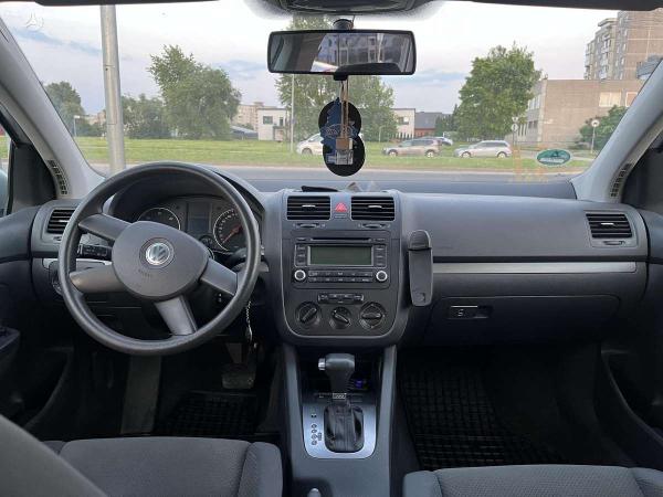 Grey Volkswagen Golf 2005 in Kaunas, with an engine capacity of 1.90 L and mileage of 225 thousand km for 2600 €, photo 3 on AUTOMOTO.COM.LV