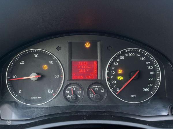 Grey Volkswagen Golf 2005 in Kaunas, with an engine capacity of 1.90 L and mileage of 225 thousand km for 2600 €, photo 7 on AUTOMOTO.COM.LV