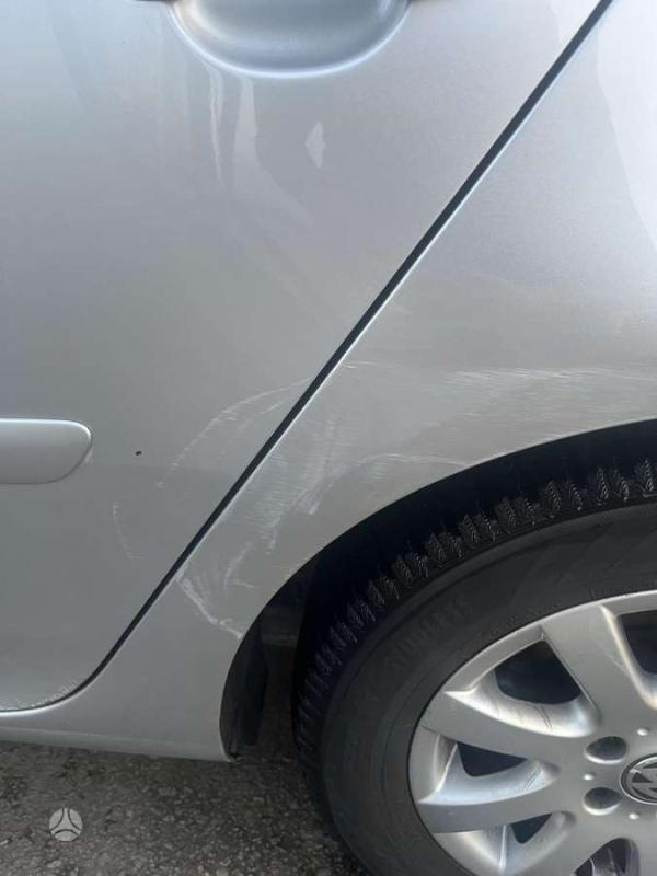 Grey Volkswagen Golf 2005 in Kaunas, with an engine capacity of 1.90 L and mileage of 225 thousand km for 2600 €, photo 9 on AUTOMOTO.COM.LV