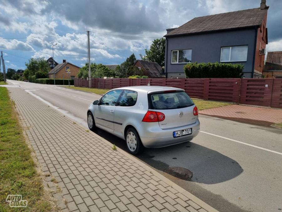 Серый Фольксваген Гольф 2005 в Шяуляй, объемом двигателя 1.60 л и пробегом 251 тыс. км за 850 €, фото 4 на AUTOMOTO.COM.LV