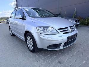 Pelēks Volkswagen Golf 2005 Viļņa, ar dzinēja tilpumu 1.60 L un nobraukumu 191 tūkst. km par 2990 €, foto 3 vietnē AUTOMOTO.COM.LV