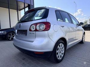Pelēks Volkswagen Golf 2005 Viļņa, ar dzinēja tilpumu 1.60 L un nobraukumu 191 tūkst. km par 2990 €, foto 4 vietnē AUTOMOTO.COM.LV