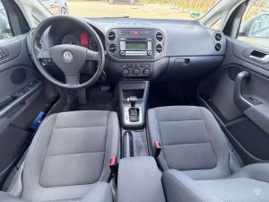 Pelēks Volkswagen Golf 2005 Viļņa, ar dzinēja tilpumu 1.60 L un nobraukumu 191 tūkst. km par 2990 €, foto 7 vietnē AUTOMOTO.COM.LV