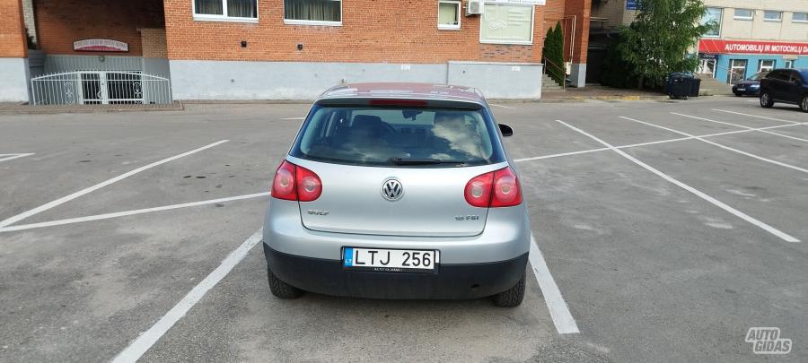 Pelēks Volkswagen Golf 2005 Alīta, ar dzinēja tilpumu 1.60 L un nobraukumu 240 tūkst. km par 850 €, foto 7 vietnē AUTOMOTO.COM.LV