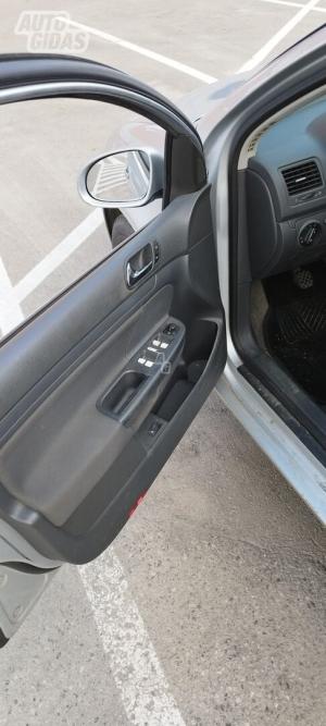 Pelēks Volkswagen Golf 2005 Alīta, ar dzinēja tilpumu 1.60 L un nobraukumu 240 tūkst. km par 850 €, foto 12 vietnē AUTOMOTO.COM.LV