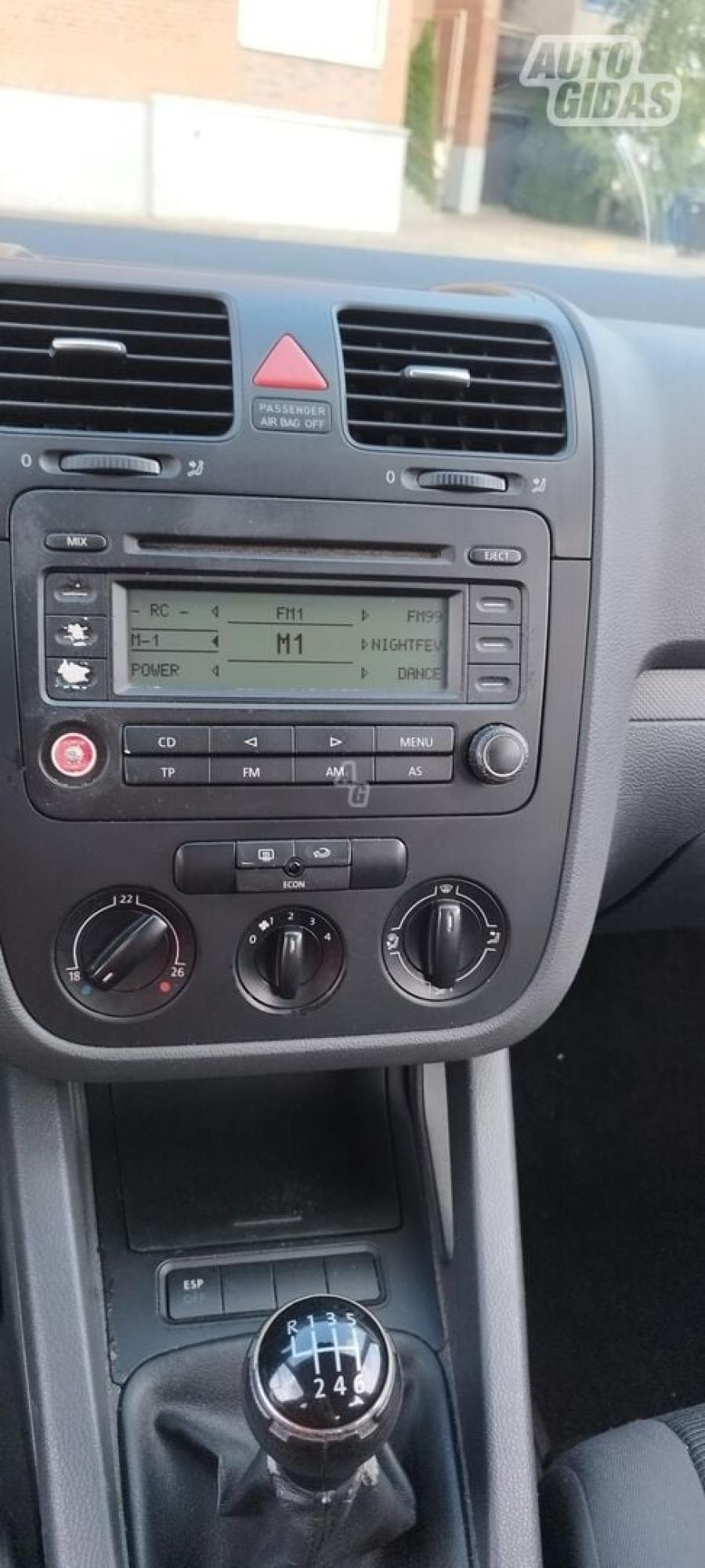 Pelēks Volkswagen Golf 2005 Alīta, ar dzinēja tilpumu 1.60 L un nobraukumu 240 tūkst. km par 850 €, foto 13 vietnē AUTOMOTO.COM.LV