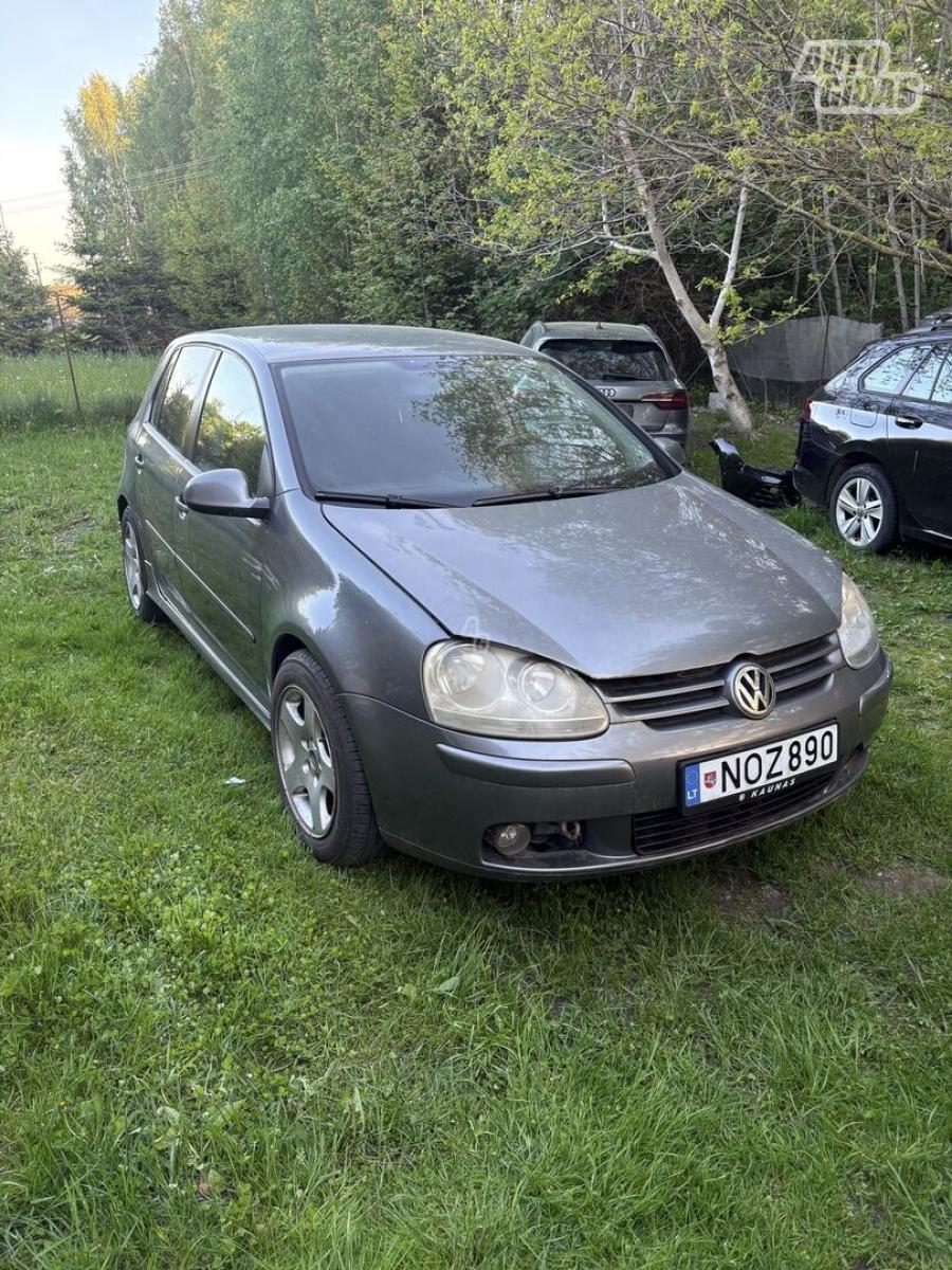 Pelēks Volkswagen Golf 2005 Raseiniai, ar dzinēja tilpumu 2.00 L un nobraukumu 402 tūkst. km par 1500 €, foto 3 vietnē AUTOMOTO.COM.LV