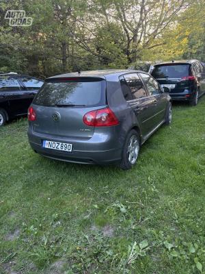 Pelēks Volkswagen Golf 2005 Raseiniai, ar dzinēja tilpumu 2.00 L un nobraukumu 402 tūkst. km par 1500 €, foto 5 vietnē AUTOMOTO.COM.LV