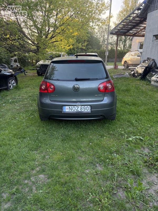 Grey Volkswagen Golf 2005 in Raseiniai, with an engine capacity of 2.00 L and mileage of 402 thousand km for 1500 €, photo 5 on AUTOMOTO.COM.LV