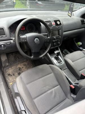 Pelēks Volkswagen Golf 2005 Raseiniai, ar dzinēja tilpumu 2.00 L un nobraukumu 402 tūkst. km par 1500 €, foto 7 vietnē AUTOMOTO.COM.LV