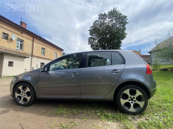 Pelēks Volkswagen Golf 2005 Cēsis, ar dzinēja tilpumu 1.90 L un nobraukumu 337 tūkst. km par 1700 €, foto 5 vietnē AUTOMOTO.COM.LV
