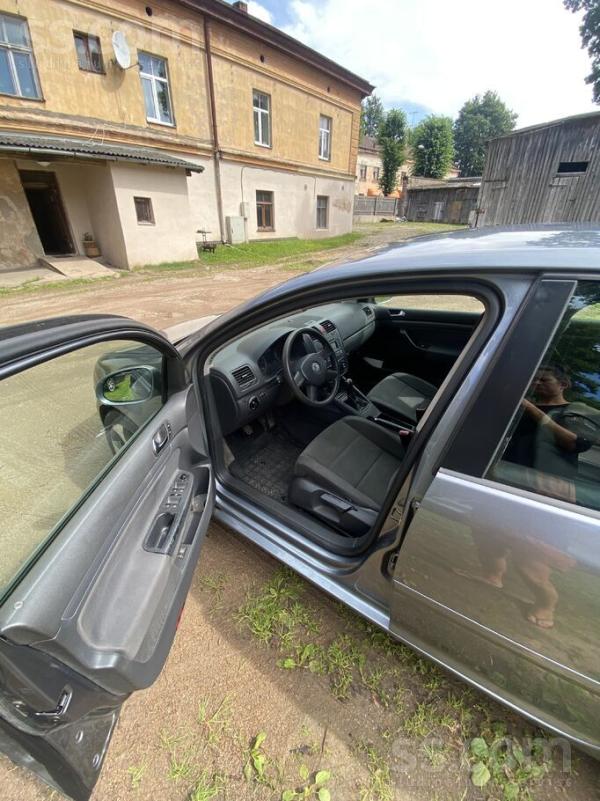 Pelēks Volkswagen Golf 2005 Cēsis, ar dzinēja tilpumu 1.90 L un nobraukumu 337 tūkst. km par 1700 €, foto 6 vietnē AUTOMOTO.COM.LV