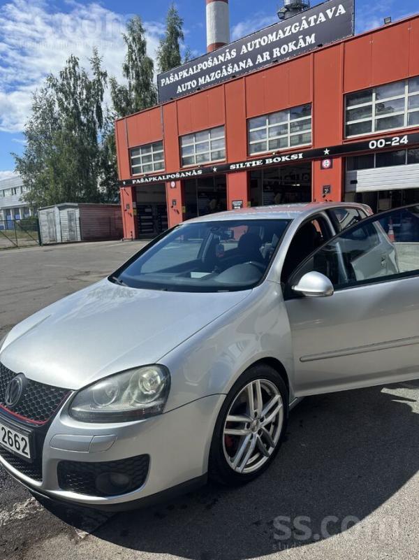 Pelēks Volkswagen Golf 2005 Jūrmala, ar dzinēja tilpumu 2.00 L un nobraukumu 143 tūkst. km par 3700 €, foto 1 vietnē AUTOMOTO.COM.LV