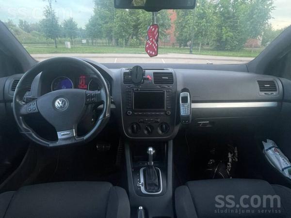 Pelēks Volkswagen Golf 2005 Jūrmala, ar dzinēja tilpumu 2.00 L un nobraukumu 143 tūkst. km par 3700 €, foto 5 vietnē AUTOMOTO.COM.LV