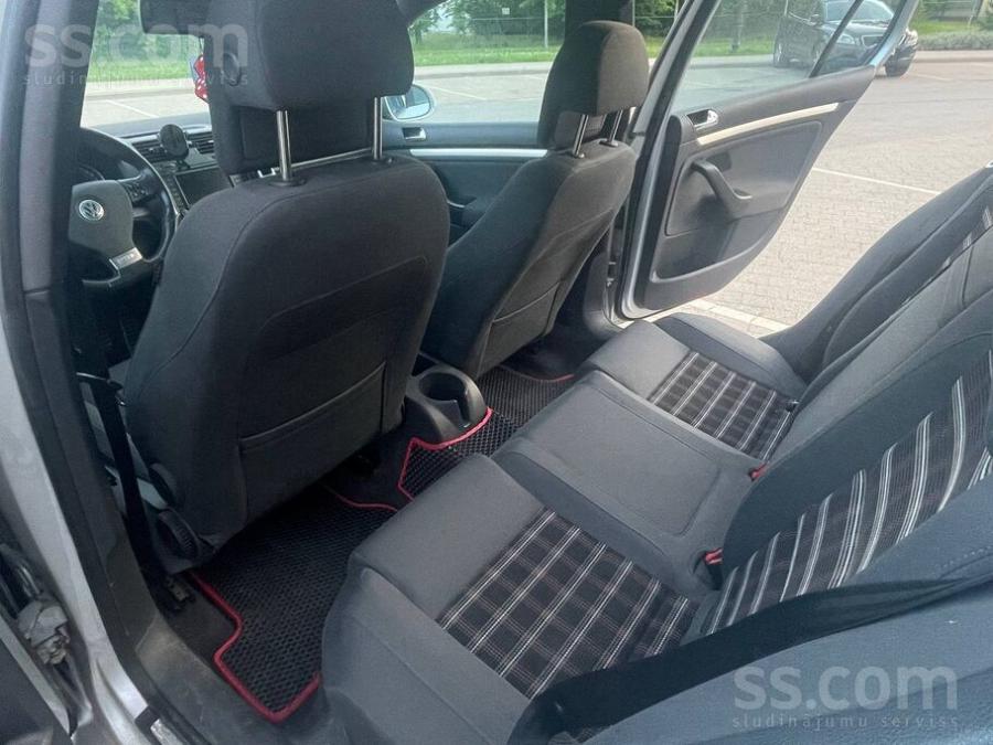 Pelēks Volkswagen Golf 2005 Jūrmala, ar dzinēja tilpumu 2.00 L un nobraukumu 143 tūkst. km par 3700 €, foto 7 vietnē AUTOMOTO.COM.LV