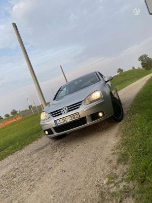 Pelēks Volkswagen Golf 2005 Kauņa, ar dzinēja tilpumu 1.90 L un nobraukumu 305 tūkst. km par 1649 €, foto  vietnē AUTOMOTO.COM.LV