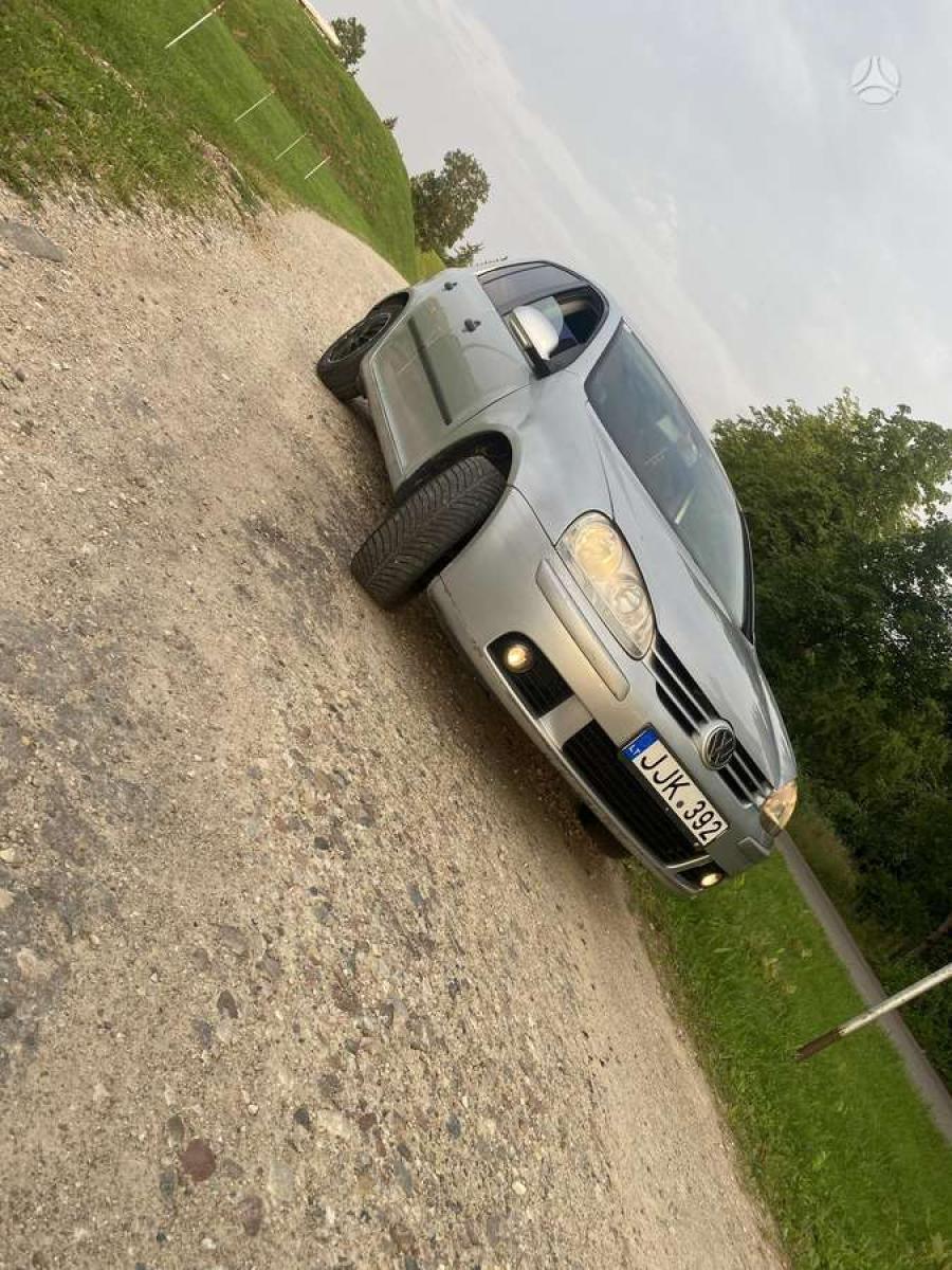 Pelēks Volkswagen Golf 2005 Kauņa, ar dzinēja tilpumu 1.90 L un nobraukumu 305 tūkst. km par 1649 €, foto 3 vietnē AUTOMOTO.COM.LV