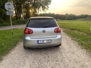 Pelēks Volkswagen Golf 2005 Kauņa, ar dzinēja tilpumu 1.90 L un nobraukumu 305 tūkst. km par 1649 €, foto 5 vietnē AUTOMOTO.COM.LV