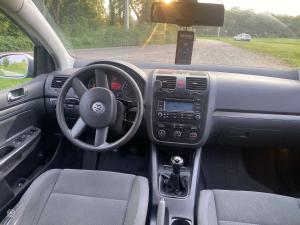 Pelēks Volkswagen Golf 2005 Kauņa, ar dzinēja tilpumu 1.90 L un nobraukumu 305 tūkst. km par 1649 €, foto 8 vietnē AUTOMOTO.COM.LV