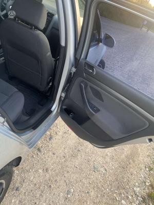 Pelēks Volkswagen Golf 2005 Kauņa, ar dzinēja tilpumu 1.90 L un nobraukumu 305 tūkst. km par 1649 €, foto 9 vietnē AUTOMOTO.COM.LV