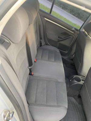 Pelēks Volkswagen Golf 2005 Kauņa, ar dzinēja tilpumu 1.90 L un nobraukumu 305 tūkst. km par 1649 €, foto 10 vietnē AUTOMOTO.COM.LV