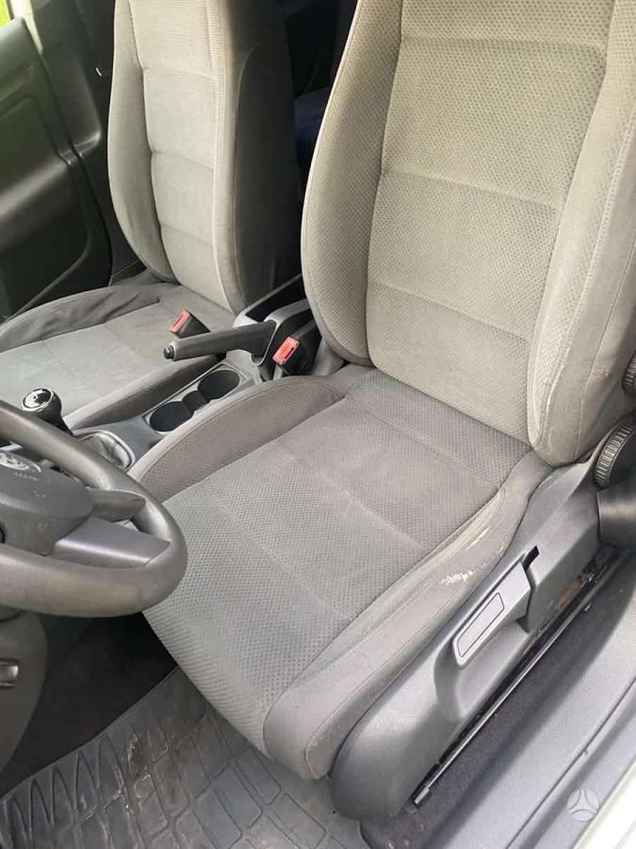 Pelēks Volkswagen Golf 2005 Kauņa, ar dzinēja tilpumu 1.90 L un nobraukumu 305 tūkst. km par 1649 €, foto 11 vietnē AUTOMOTO.COM.LV