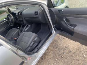 Pelēks Volkswagen Golf 2005 Kauņa, ar dzinēja tilpumu 1.90 L un nobraukumu 305 tūkst. km par 1649 €, foto 12 vietnē AUTOMOTO.COM.LV