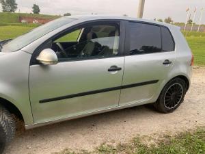Pelēks Volkswagen Golf 2005 Kauņa, ar dzinēja tilpumu 1.90 L un nobraukumu 305 tūkst. km par 1649 €, foto 15 vietnē AUTOMOTO.COM.LV