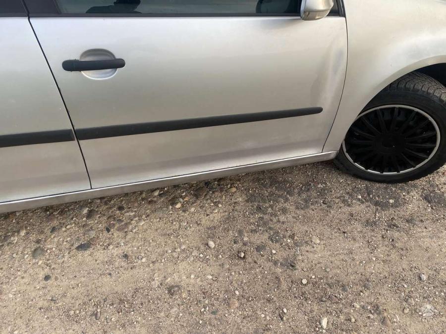 Pelēks Volkswagen Golf 2005 Kauņa, ar dzinēja tilpumu 1.90 L un nobraukumu 305 tūkst. km par 1649 €, foto 17 vietnē AUTOMOTO.COM.LV
