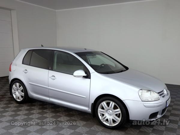 Pelēks Volkswagen Golf 2005 Tallina, ar dzinēja tilpumu 1.90 L un nobraukumu 379 tūkst. km par 1499 €, foto 1 vietnē AUTOMOTO.COM.LV