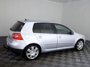 Серый Фольксваген Гольф 2005 в Таллин, объемом двигателя 1.90 л и пробегом 379 тыс. км за 1499 €, фото 4 на AUTOMOTO.COM.LV