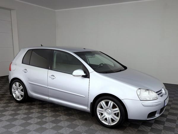 Grey Volkswagen Golf 2005 in Tallinn, with an engine capacity of 1.90 L and mileage of 379 thousand km for 1499 €, photo 8 on AUTOMOTO.COM.LV