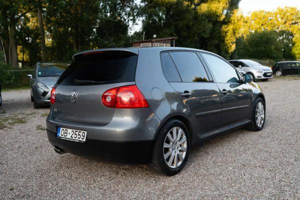 Pelēks Volkswagen Golf 2005 Liepāja, ar dzinēja tilpumu 2.00 L un nobraukumu 294 tūkst. km par 3450 €, foto 6 vietnē AUTOMOTO.COM.LV