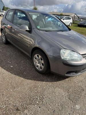 Pelēks Volkswagen Golf 2005 Jurbarkas, ar dzinēja tilpumu 1.90 L un nobraukumu 270 tūkst. km par 1899 €, foto  vietnē AUTOMOTO.COM.LV