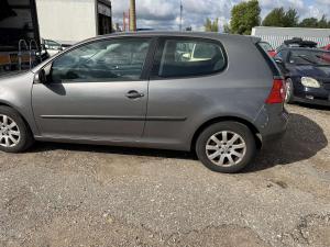 Pelēks Volkswagen Golf 2005 Jurbarkas, ar dzinēja tilpumu 1.90 L un nobraukumu 270 tūkst. km par 1899 €, foto 5 vietnē AUTOMOTO.COM.LV