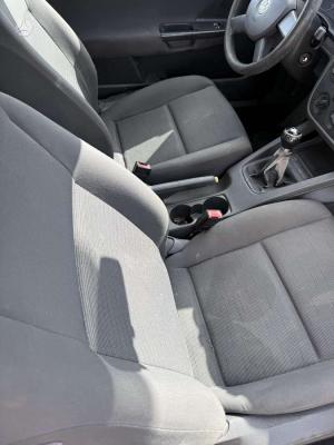 Pelēks Volkswagen Golf 2005 Jurbarkas, ar dzinēja tilpumu 1.90 L un nobraukumu 270 tūkst. km par 1899 €, foto 8 vietnē AUTOMOTO.COM.LV