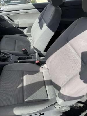 Pelēks Volkswagen Golf 2005 Jurbarkas, ar dzinēja tilpumu 1.90 L un nobraukumu 270 tūkst. km par 1899 €, foto 10 vietnē AUTOMOTO.COM.LV
