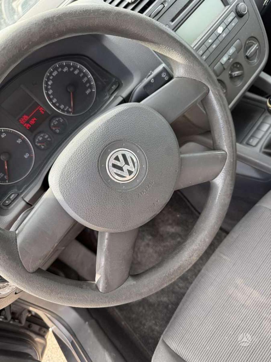 Pelēks Volkswagen Golf 2005 Jurbarkas, ar dzinēja tilpumu 1.90 L un nobraukumu 270 tūkst. km par 1899 €, foto 12 vietnē AUTOMOTO.COM.LV
