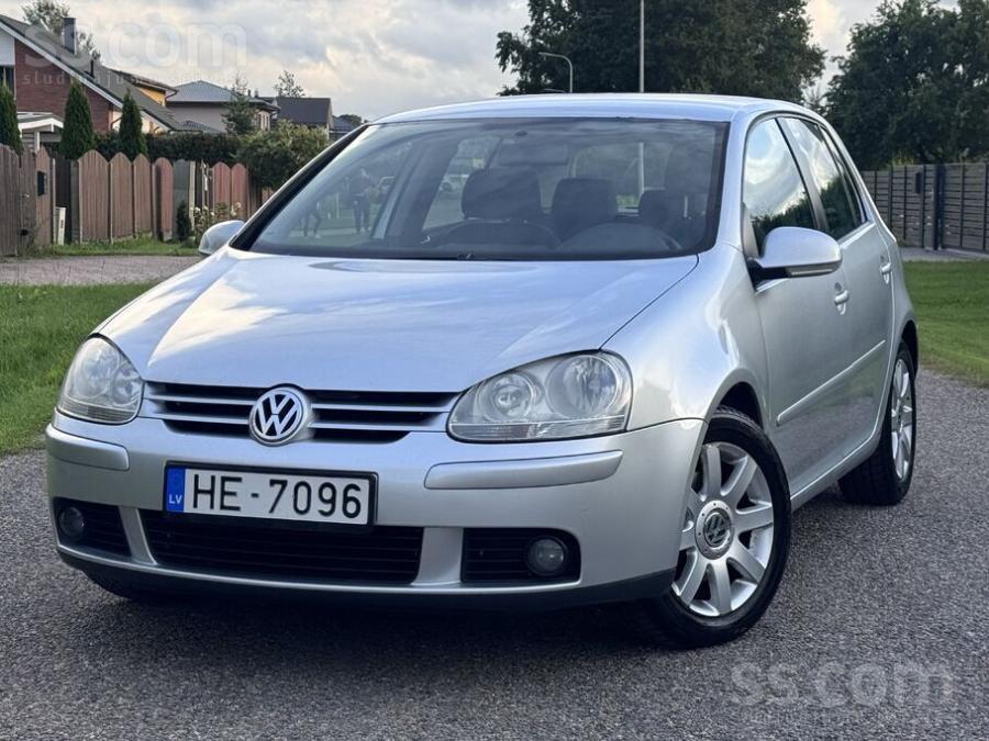 Pelēks Volkswagen Golf 2005 Rīga, ar dzinēja tilpumu 1.90 L un nobraukumu 303 tūkst. km par 1950 €, foto 1 vietnē AUTOMOTO.COM.LV
