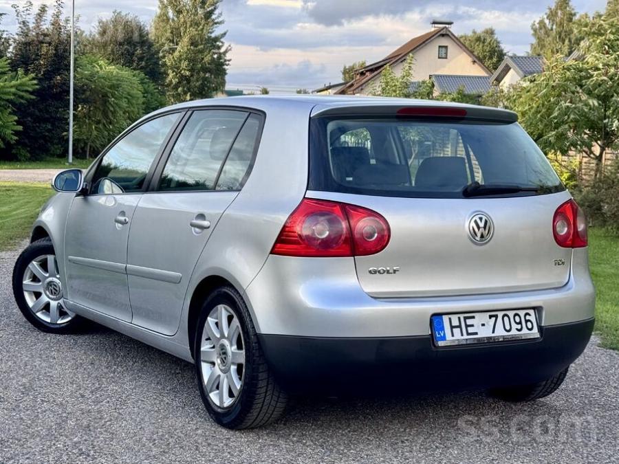 Pelēks Volkswagen Golf 2005 Rīga, ar dzinēja tilpumu 1.90 L un nobraukumu 303 tūkst. km par 1950 €, foto 8 vietnē AUTOMOTO.COM.LV