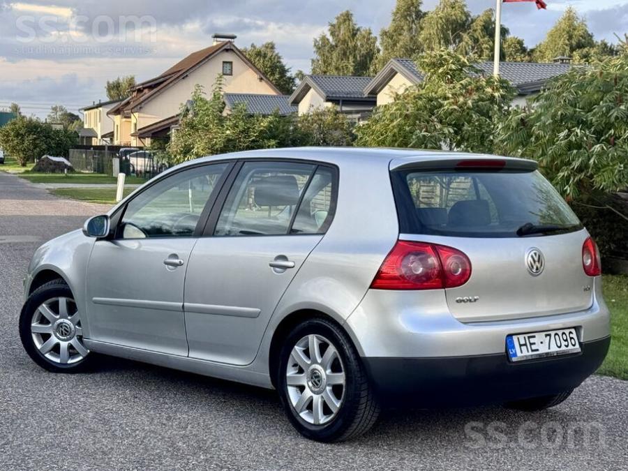 Pelēks Volkswagen Golf 2005 Rīga, ar dzinēja tilpumu 1.90 L un nobraukumu 303 tūkst. km par 1950 €, foto 9 vietnē AUTOMOTO.COM.LV
