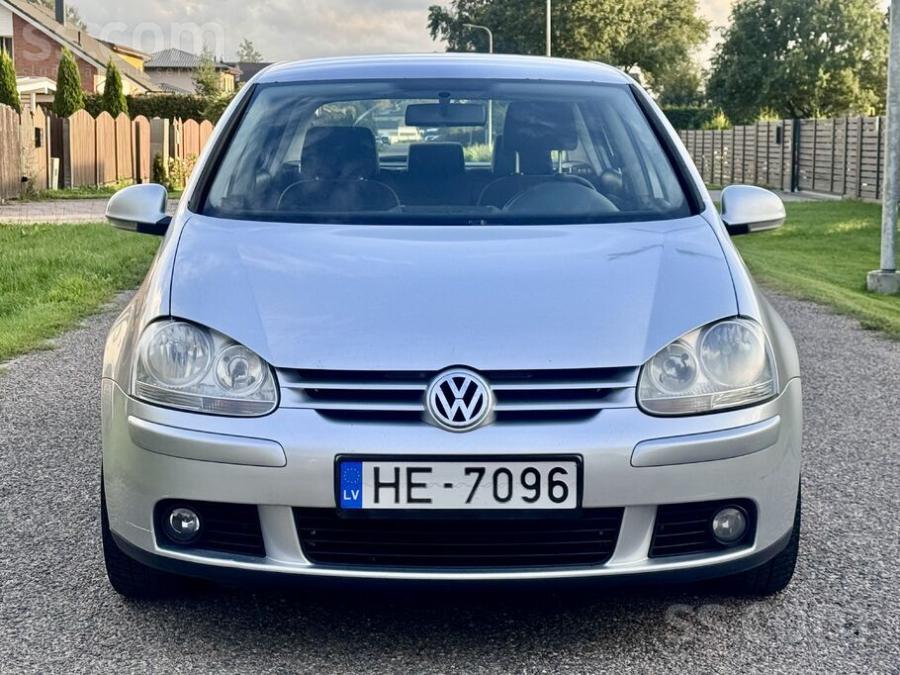 Pelēks Volkswagen Golf 2005 Rīga, ar dzinēja tilpumu 1.90 L un nobraukumu 303 tūkst. km par 1950 €, foto 12 vietnē AUTOMOTO.COM.LV